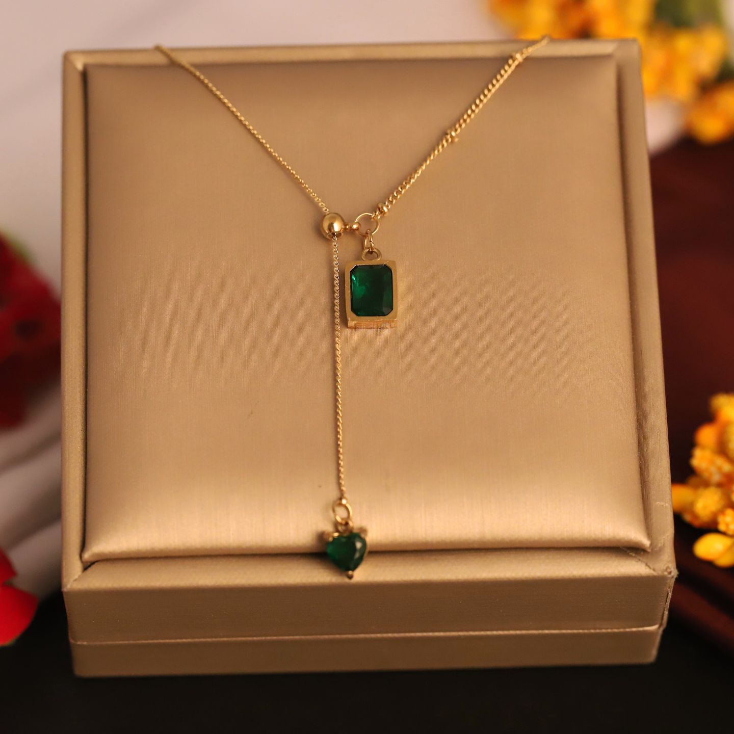 Elegant Chain Pendant – Timeless Sparkling